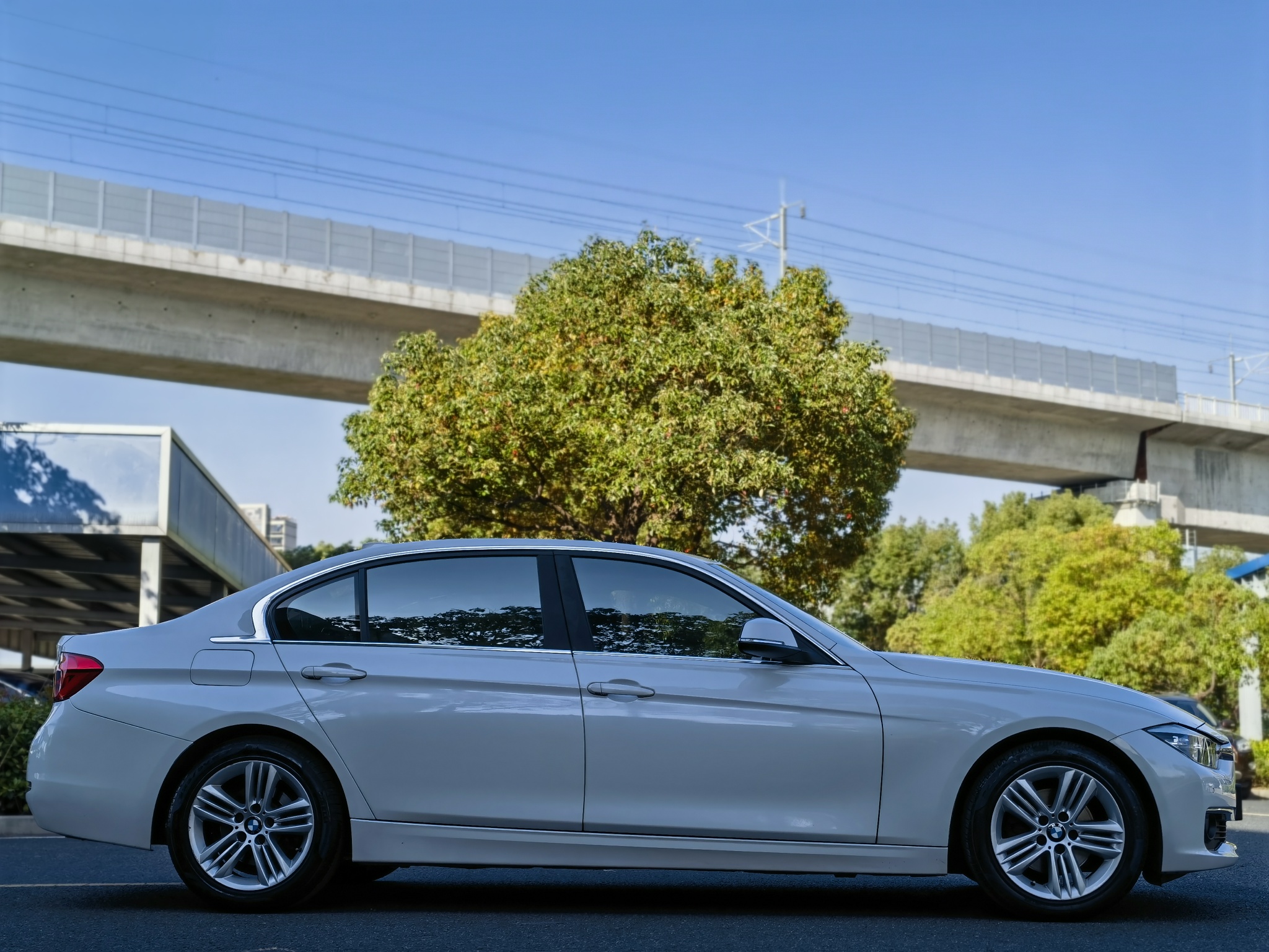 2017年宝马3系后驱2.0T时尚版8速变速外白内黑加长版BBA首选车型车况免检 - 二手车交易 - 江阴论坛