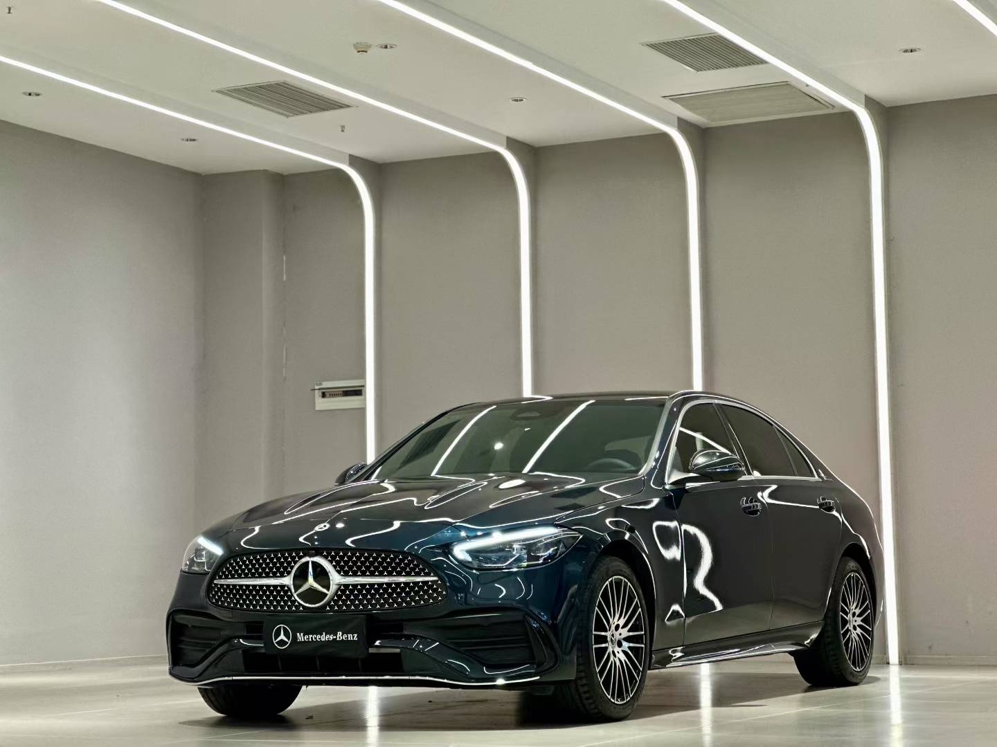 奔驰新款C260L运动版 24年 一手两万多公里蜻蜓方向盘液晶仪表瀑布屏 - 二手车交易 - 江阴论坛